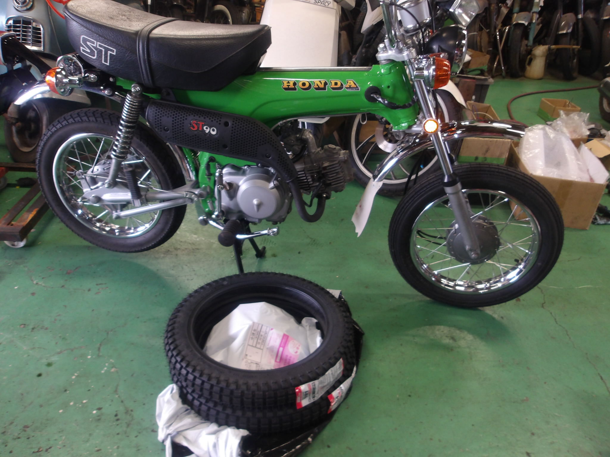 マイティーDAX90のレストア依頼 23 前後タイヤ！: レストアくんのブログ