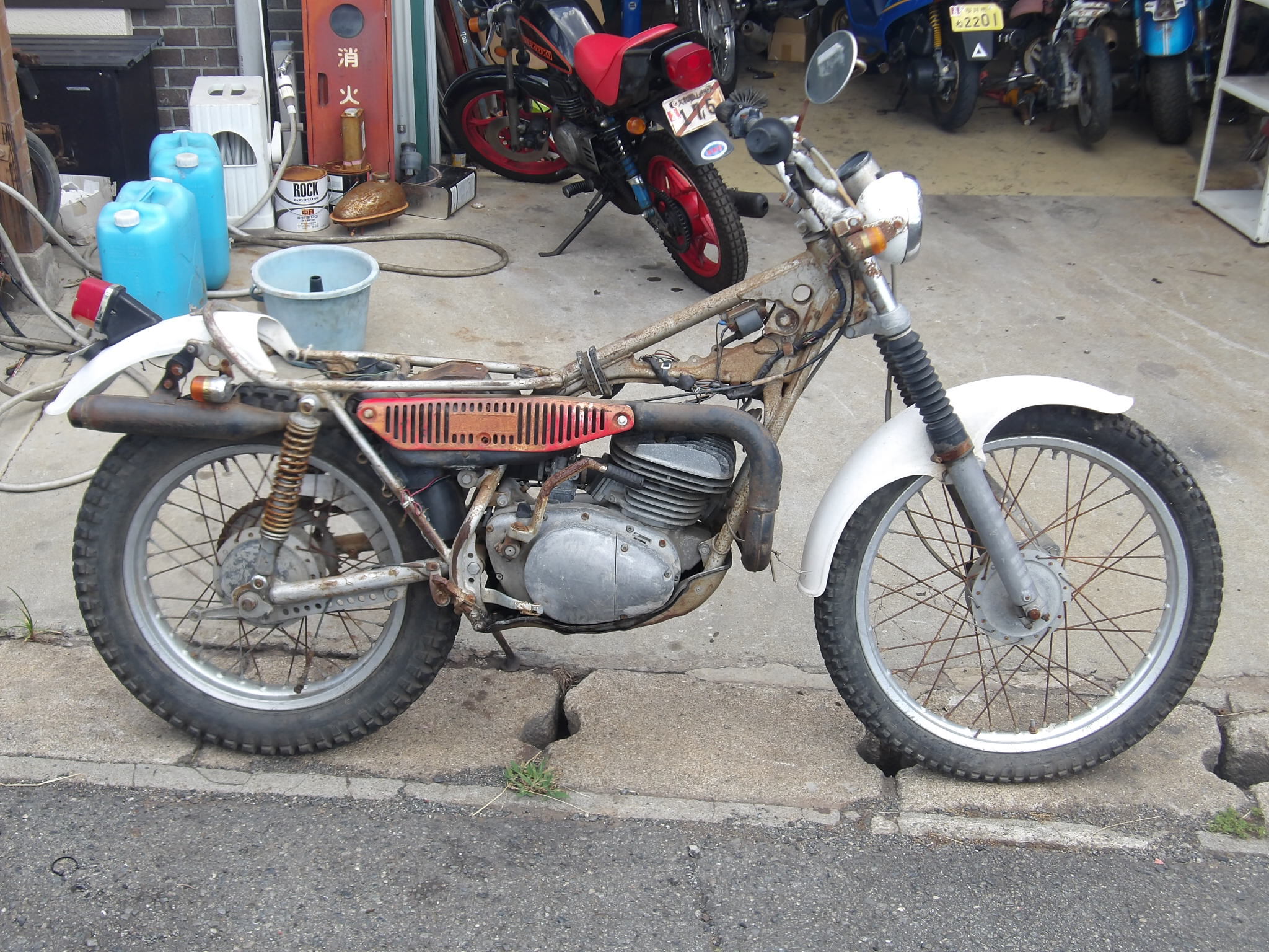 TY250カスタムベース車 1: レストアくんのブログ